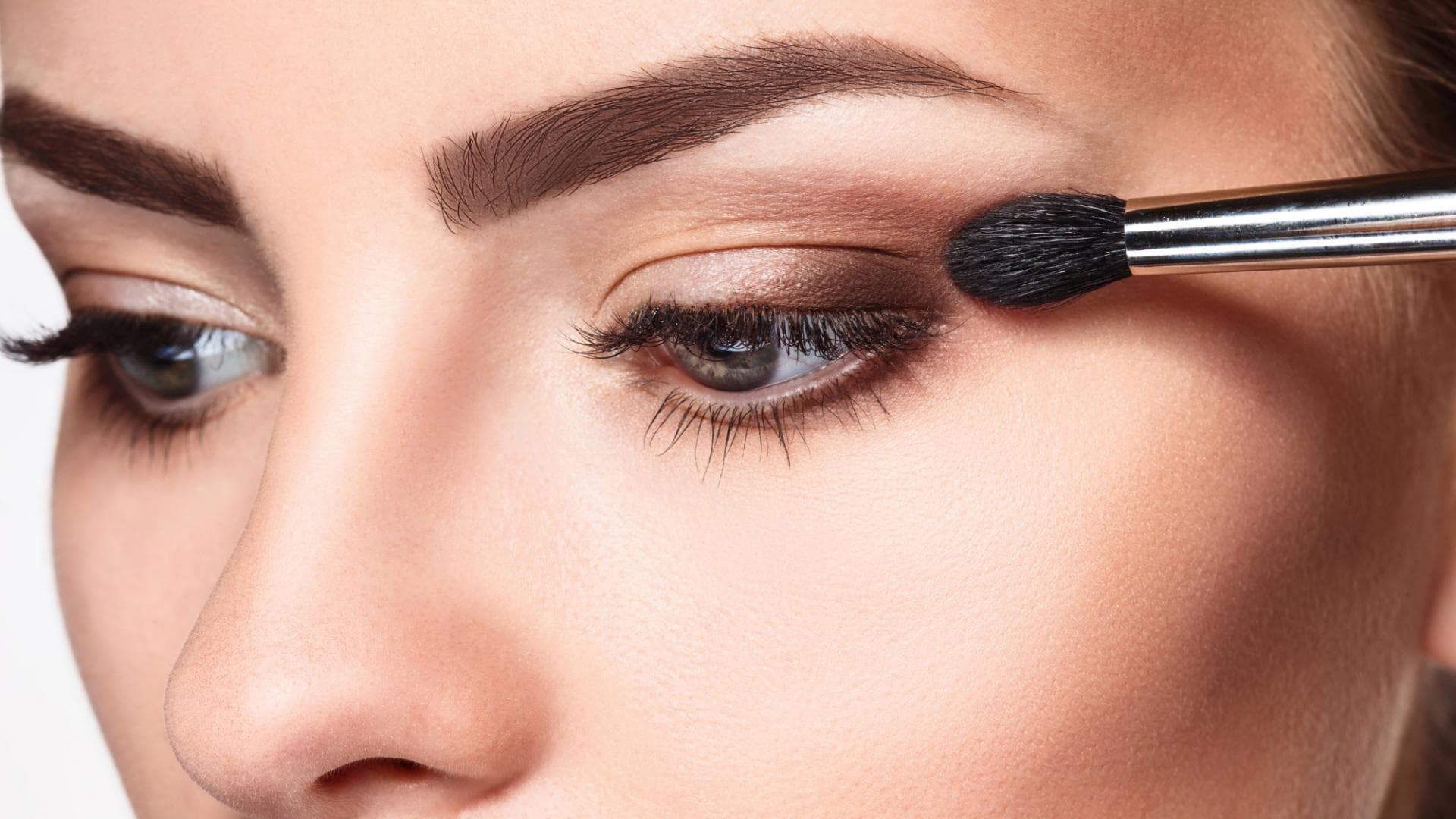 Augen-Make-up, das jünger macht